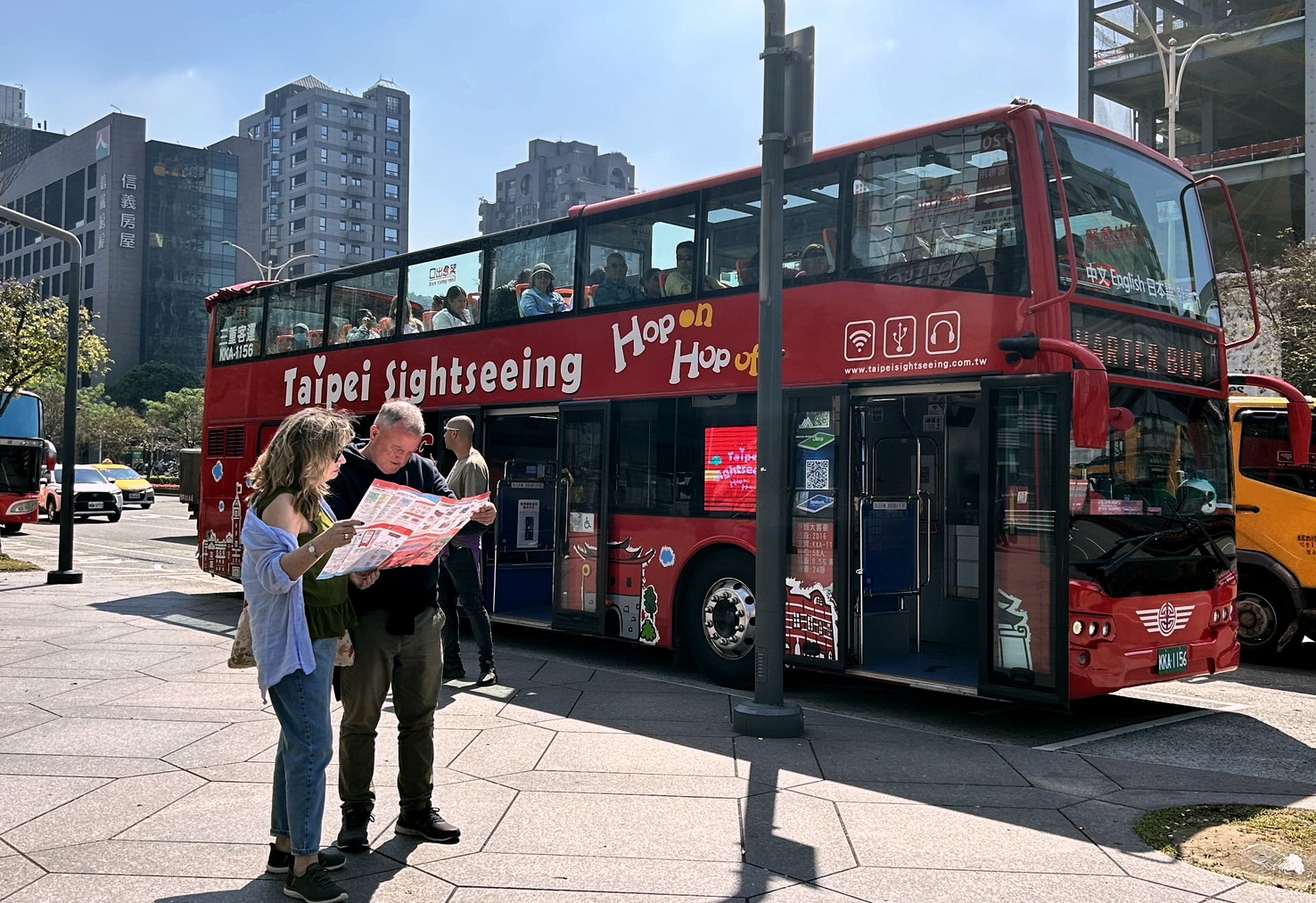 北市雙層觀光巴士新增「Yes！Bus夜市專車」 每日3班前進最具魅力寧夏夜市 - 靠_生活